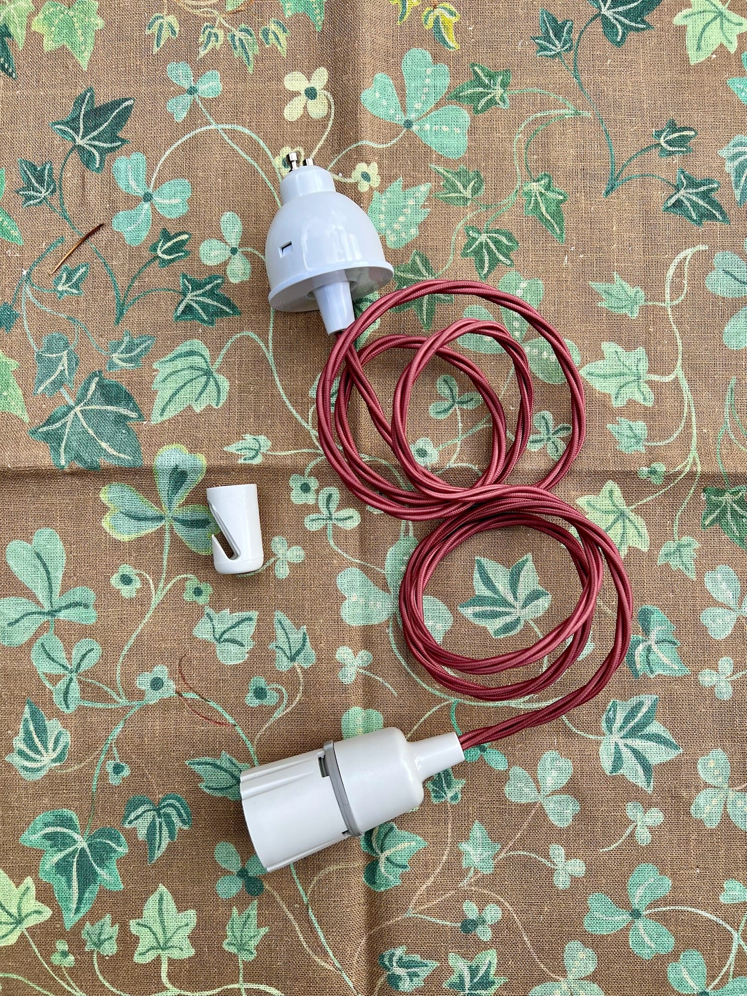 Spotlight Converter with Twisted Cable – Lolas Leads