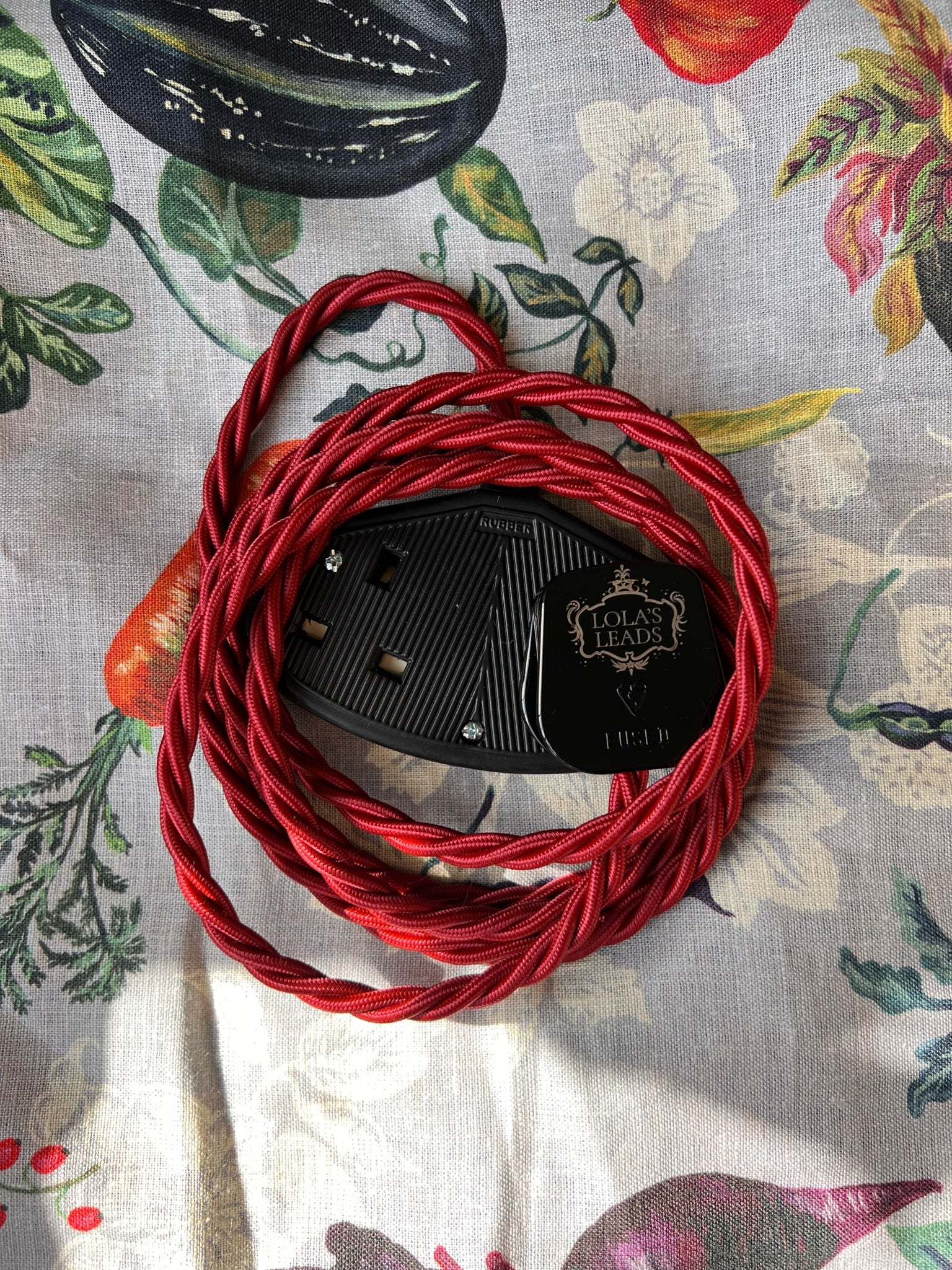 Lola's Leads Fabric Extension Lead in Garnet 1m-50m 2-6 Gang